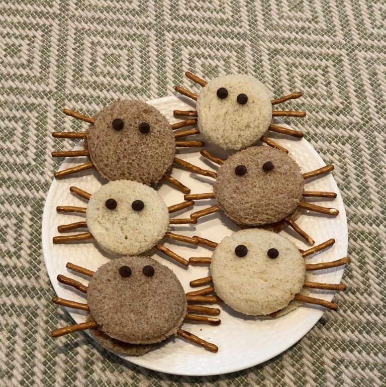 Spider Sandwiches Halloween Recipe | ourgeneration.com